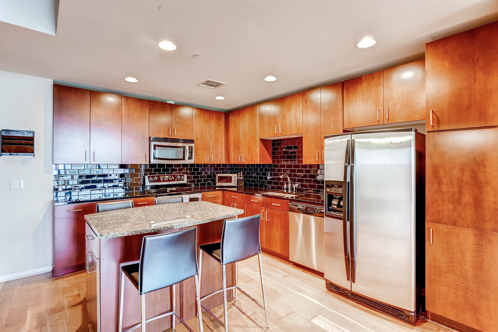 Luxurious Glass House condo with spectacular views